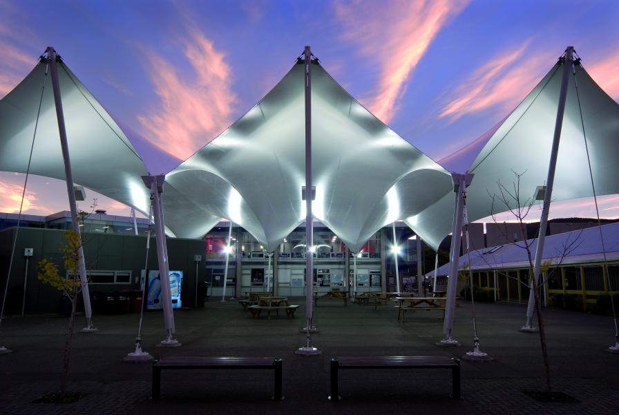 Plafond Tissus Tendu : décoratif, acoustique, rétro éclairé | ABRIUM